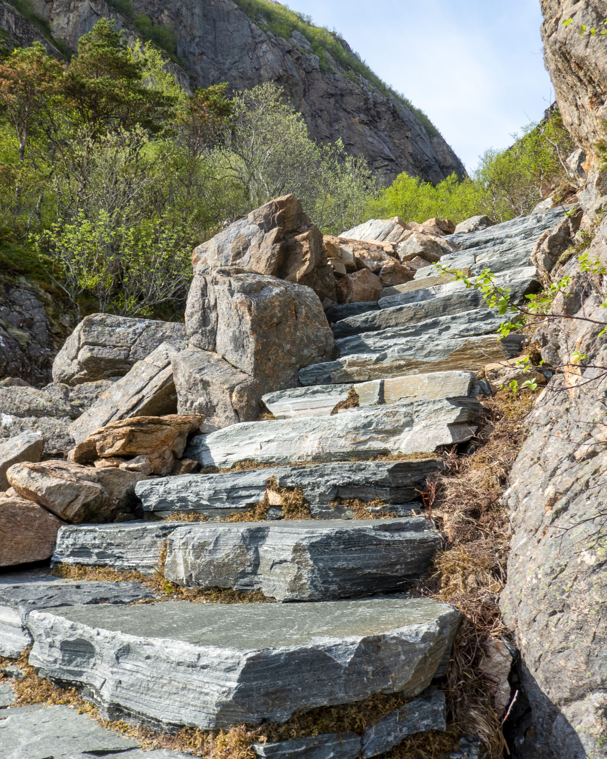 A hiking adventure: Torghatten - Visit Helgeland